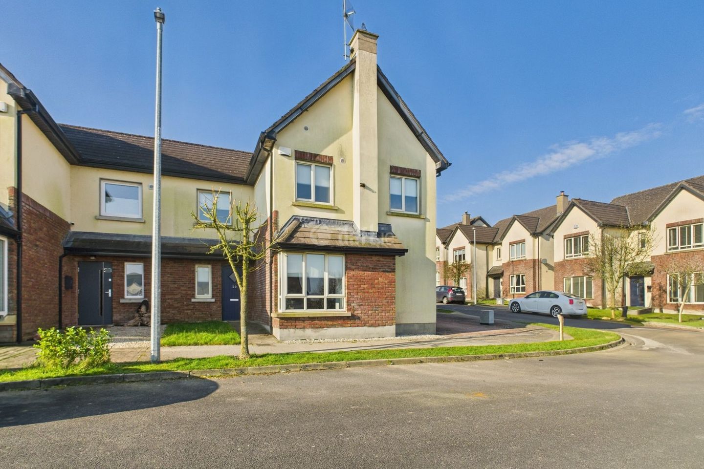 29 Castle Heights, Carrickbeg, Carrickbeg, Co. Tipperary is for rent on ...