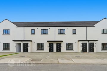 2 Bed First Floor Own Front Door Unit, Sandyhill Lane, 2 Bed First ...