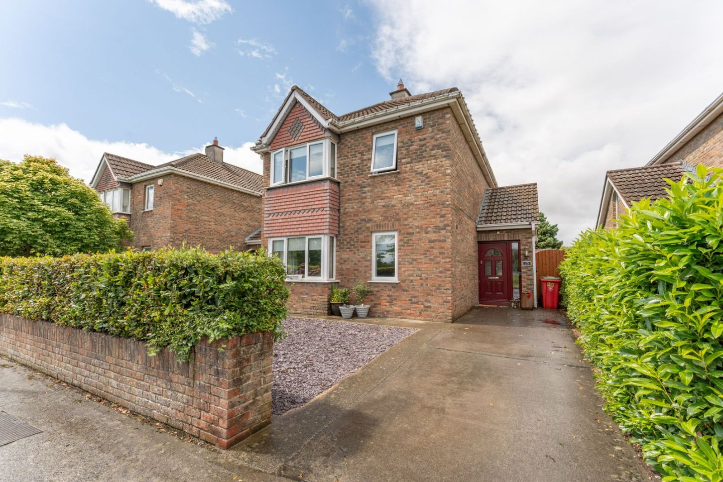 25 Rossberry Avenue, Lucan, Lucan, Co. Dublin, K78YW10 is for sale on ...