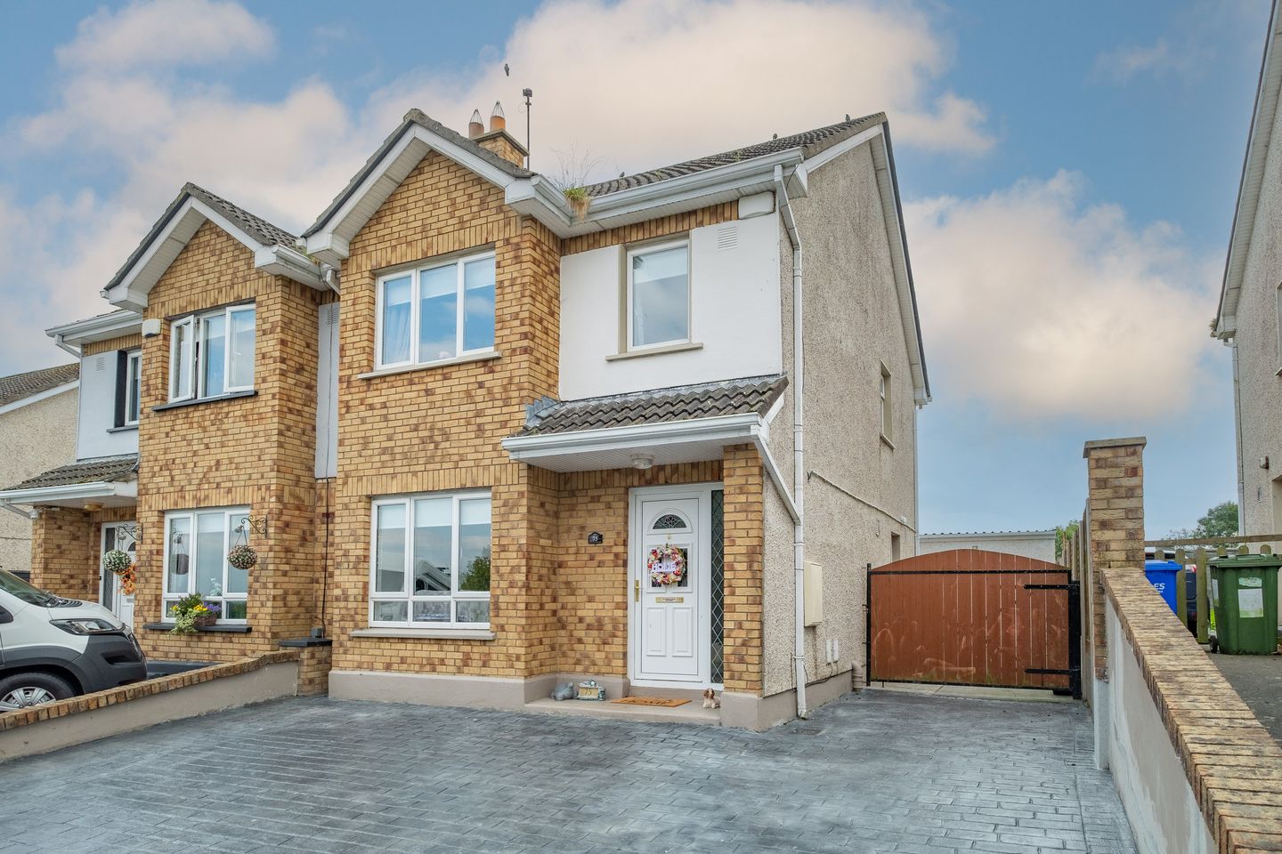 75 Hillview, Rhode, Co. Offaly, R35VA40 is for sale on Daft.ie