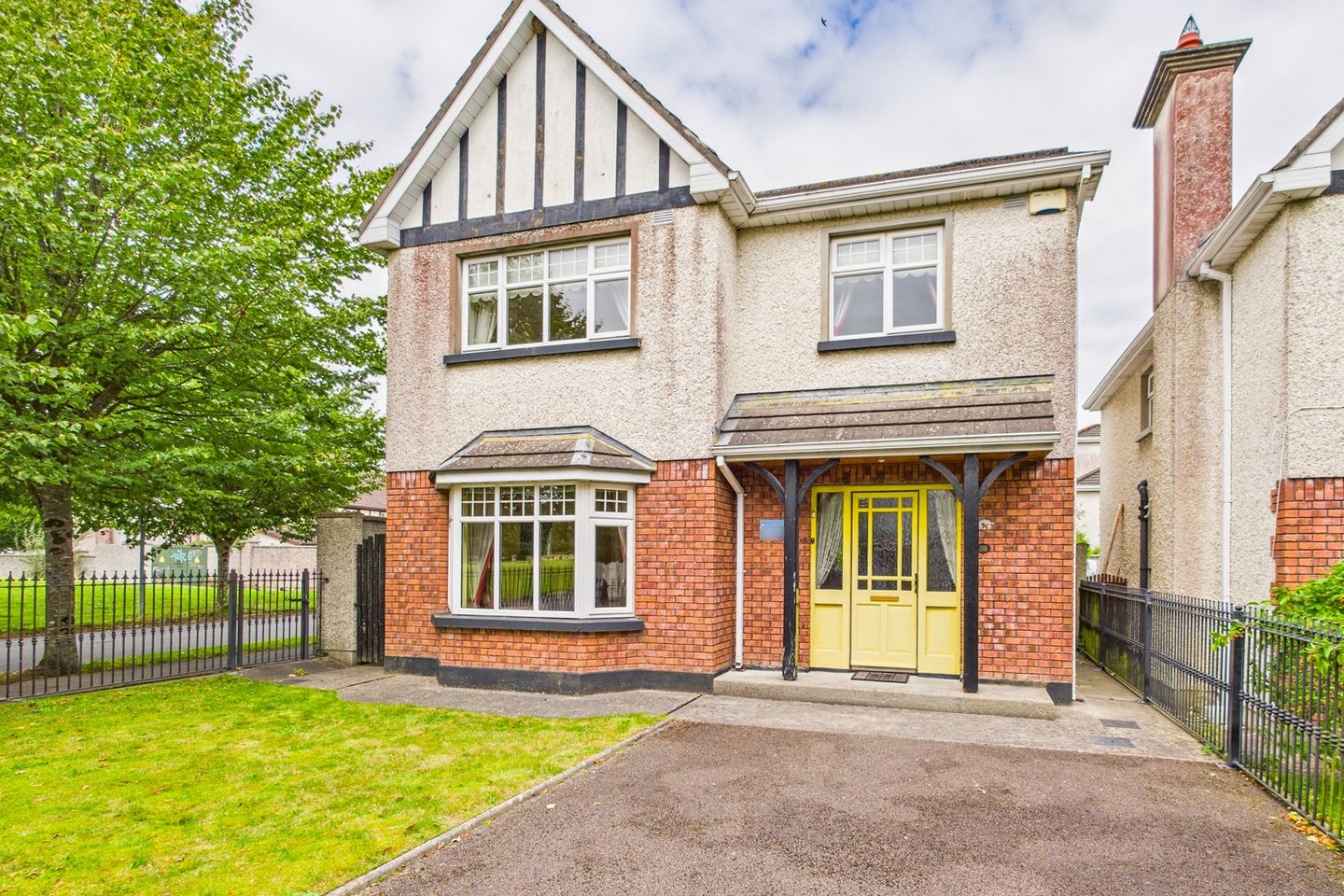 33 Rosemount, Clongour, Thurles, Co. Tipperary, E41X373 is for sale on ...