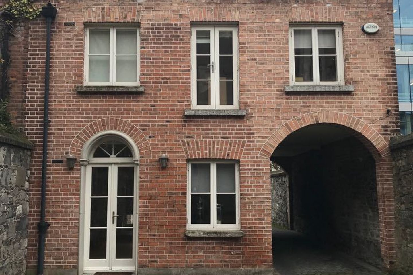 Commercial property for rent in Lad Lane, Dublin 2