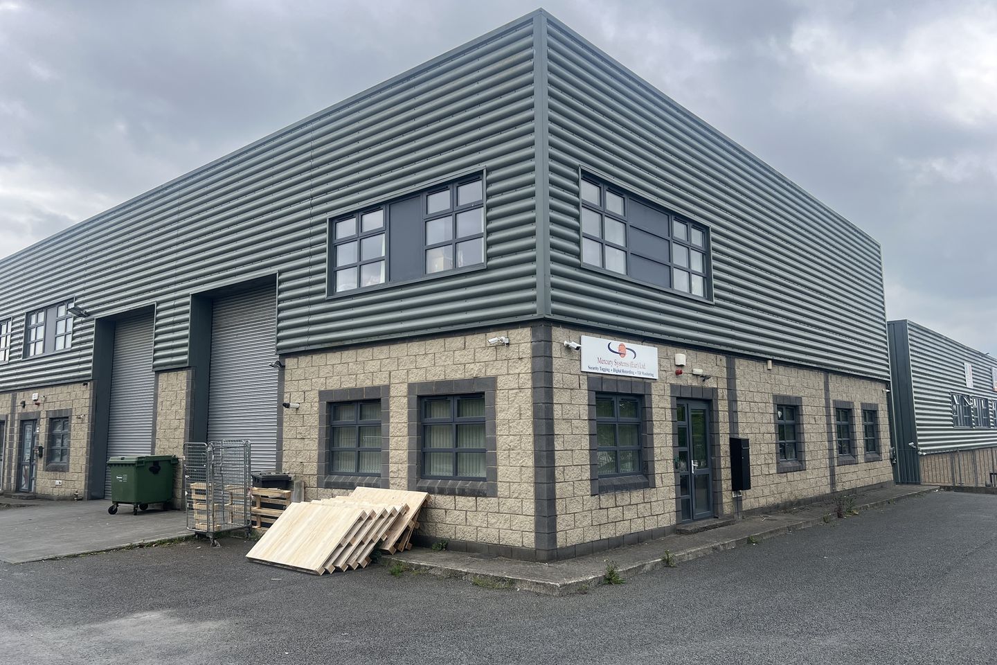 Commercial property for rent in Unit 19a Ashbourne Business Center ...