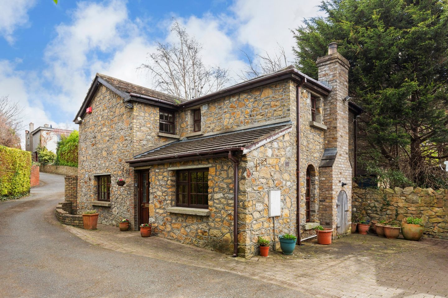 The Coach House, Sydenham Villas, Sydenham Road, Dundrum, Dublin 14, D14X798 is for sale on Daft.ie
