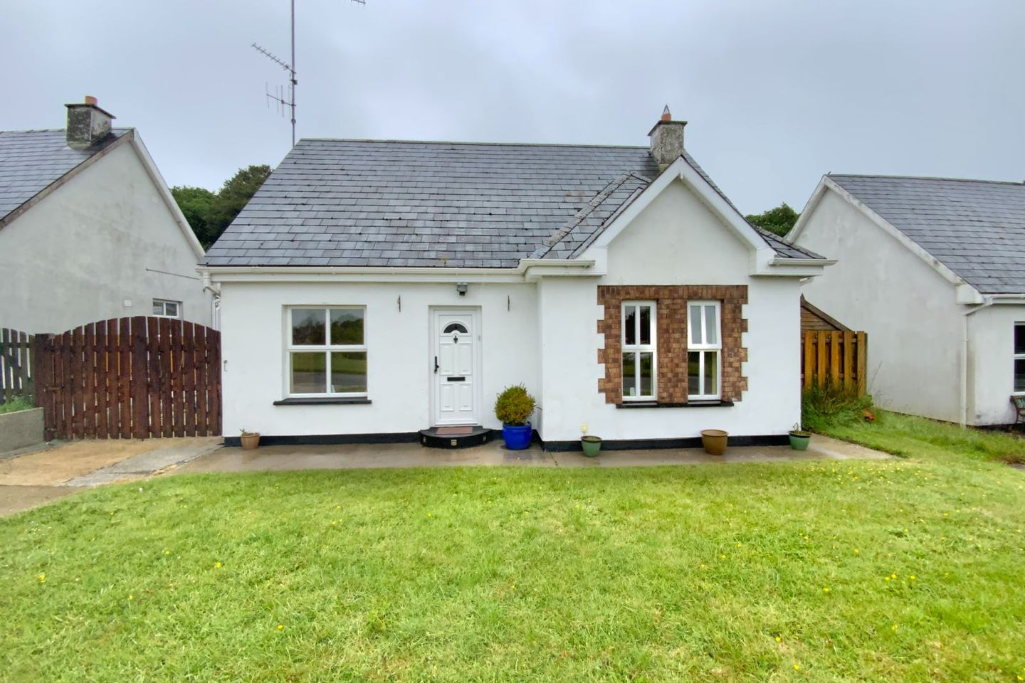 44 Seaview, Ardamine, Poulshone, Co. Wexford, Y25EW42 is for sale on ...