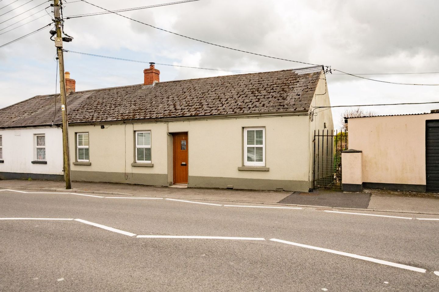 2 Valley Cottages, Patrick Street, Mullingar, Co. Westmeath, N91E6N3 is ...