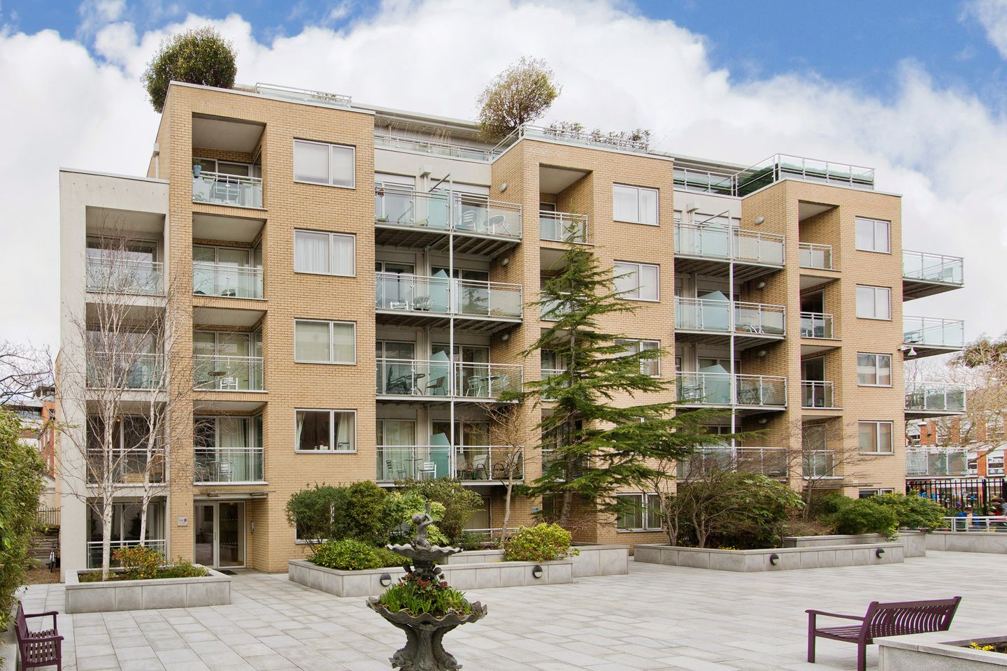 1 Alexandra Walk, Adelaide Square, Whitefriar Street, Dublin 8, D08P935 ...