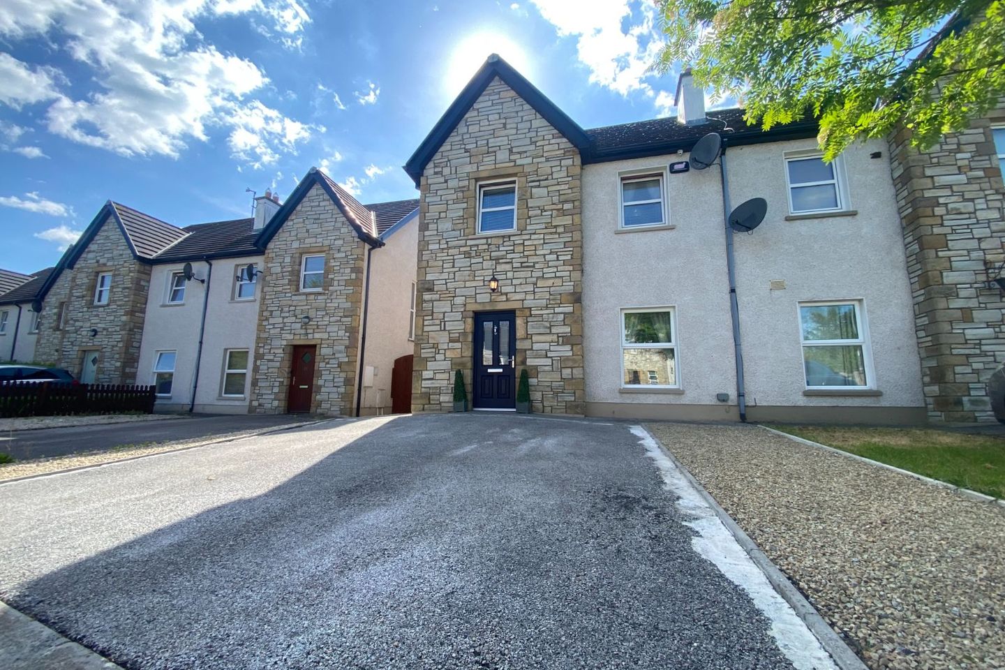 28 Gort Na Núll, Sixmilebridge, Sixmilebridge, Co. Clare, V95K461 is for sale on Daft.ie