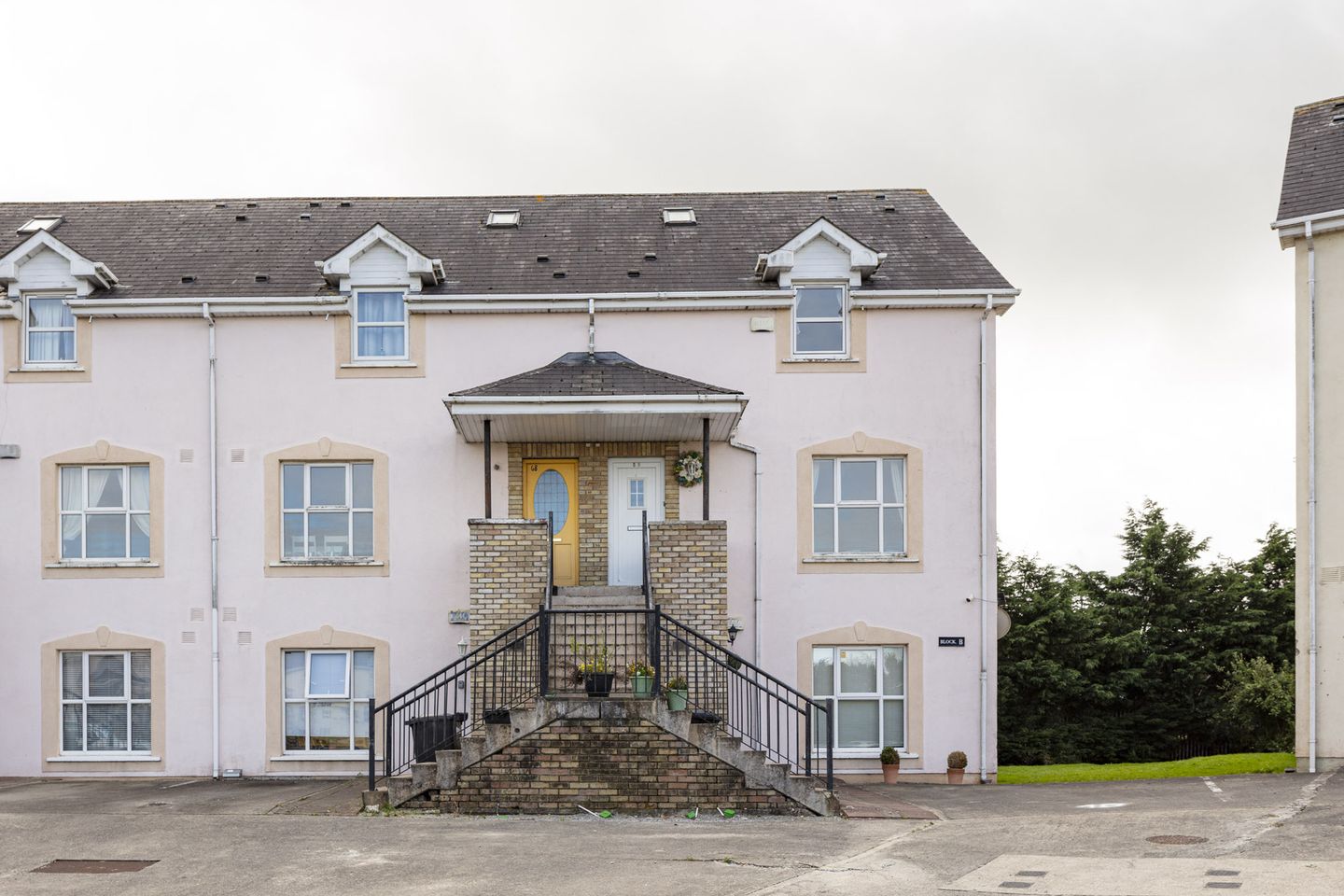 5B Clonmullen Hall, Edenderry, Co. Offaly, R45VH31 is for sale on Daft.ie