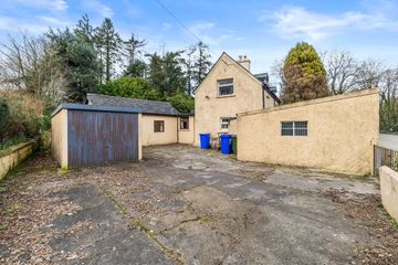 Ballyhandle, Innishannon, Crossbarry, Co. Cork, T12VCW7 is for sale on ...