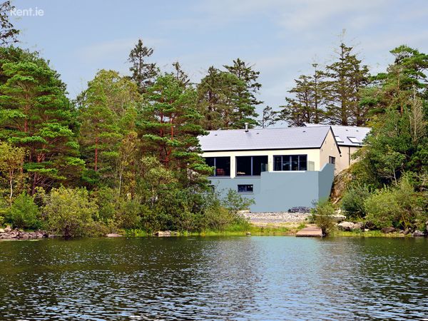 Pontoon (i525), Pontoon, Co. Mayo - Self-catering Accommodation in ...